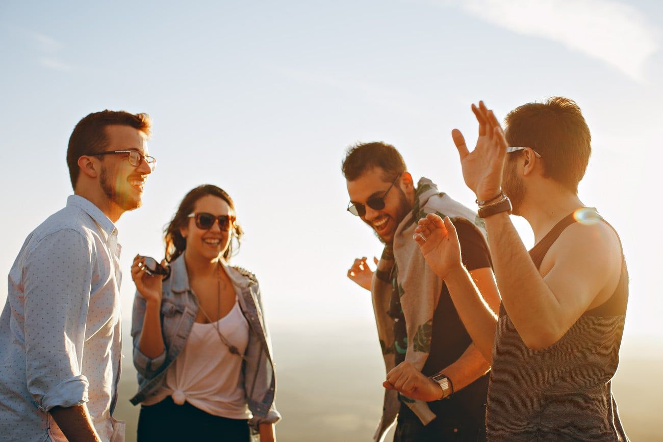 sunglasses-friends-face-shape | JandSVision